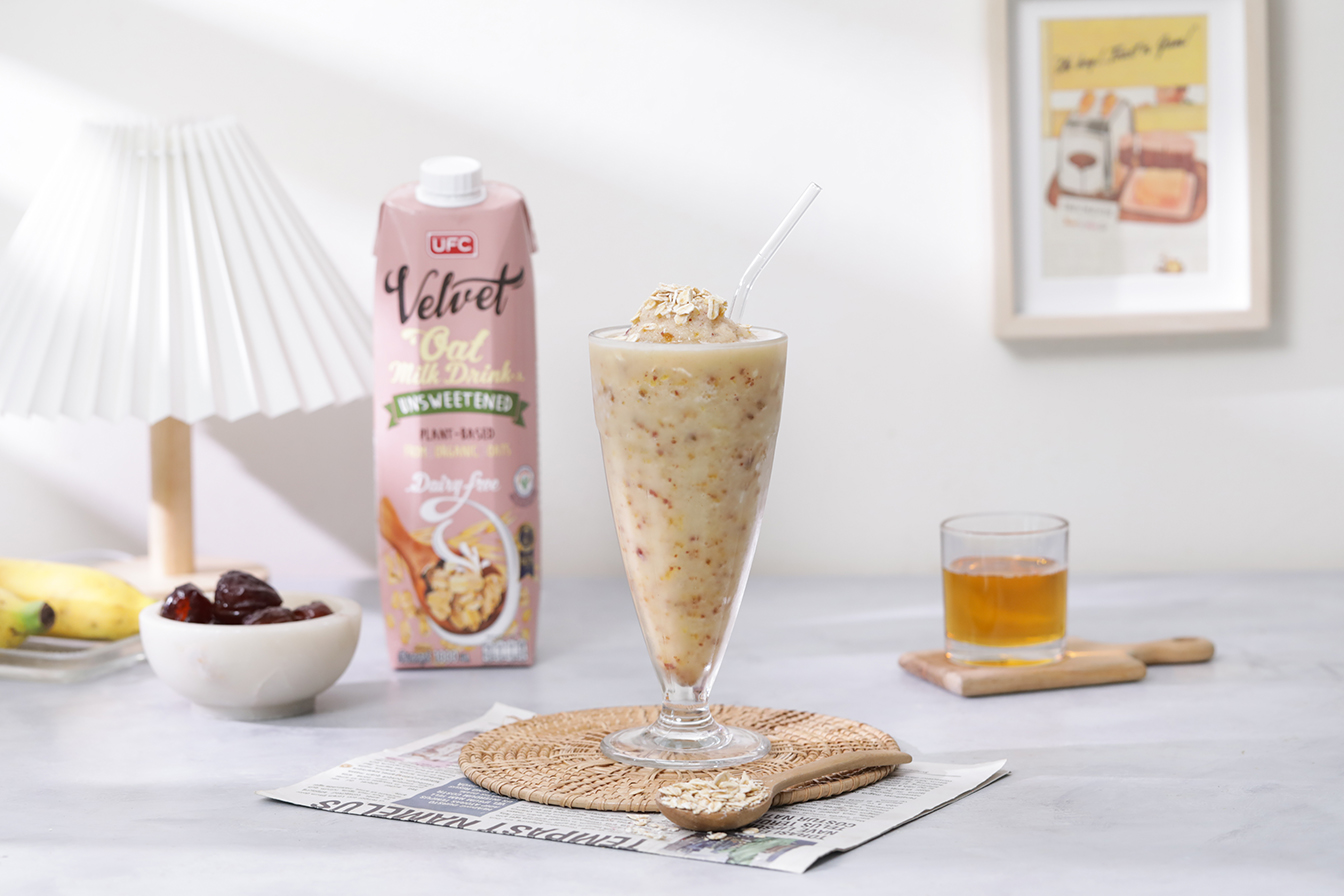 Jujube Banana Oat Smoothie - UFC REFRESH COCONUT WATER